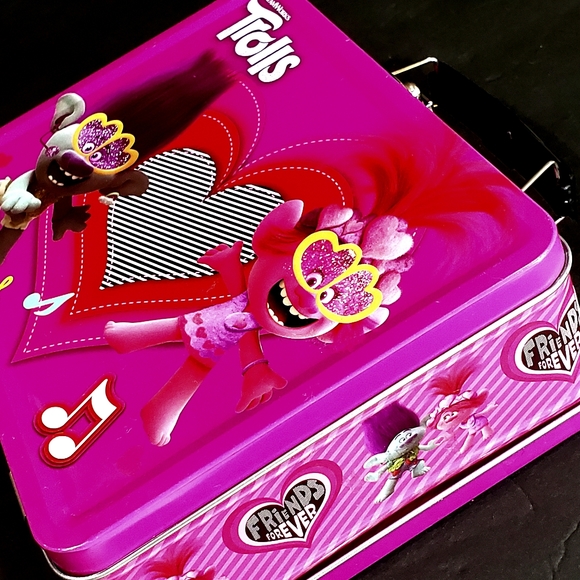 Dreamworks | Kitchen | Dreamworks Trolls Friends Forever Embossed Tin ...